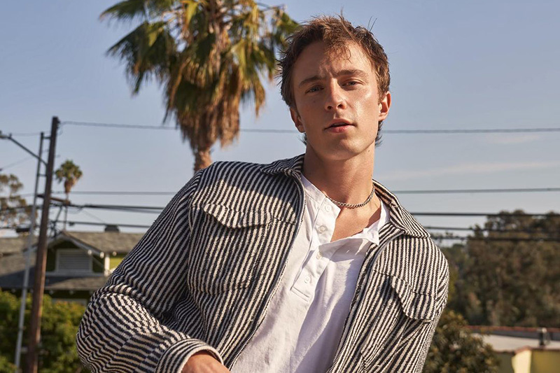 Drew Starky iz serije Outer Banks šeta Beogradom – Teenstar.rs